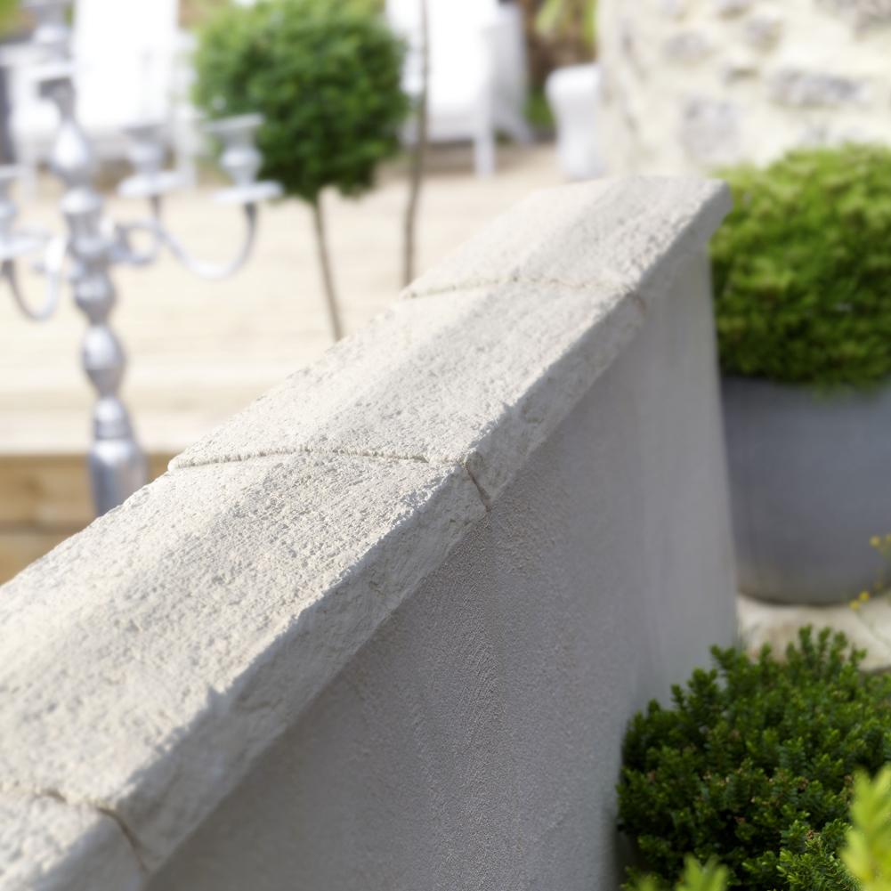 CHAPERON DE MUR PIERRE RECONSTITUEE AVEC GOUTTE D'EAU VALANCAY 50 X 35 X 4,5CM